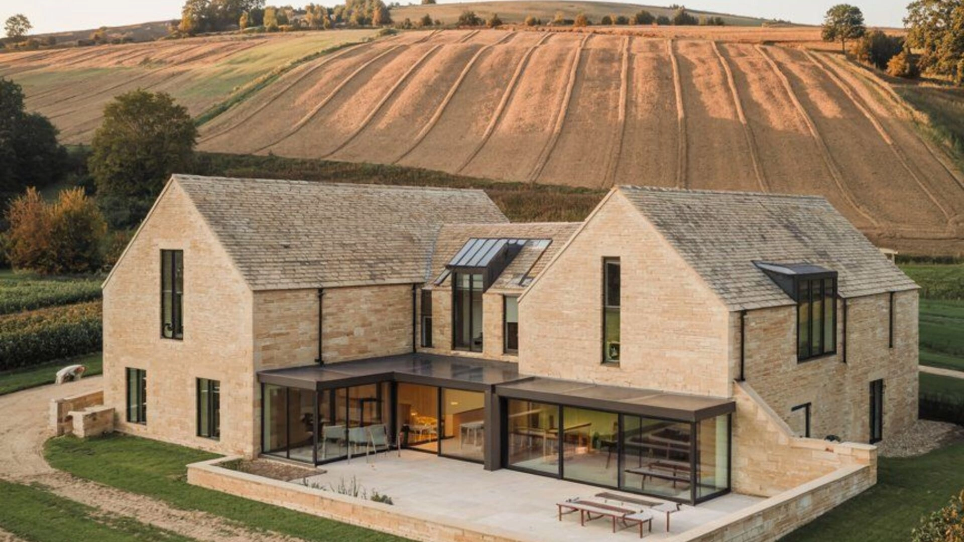 Why Bespoke Windows Are Becoming the New Luxury Standard in the UK