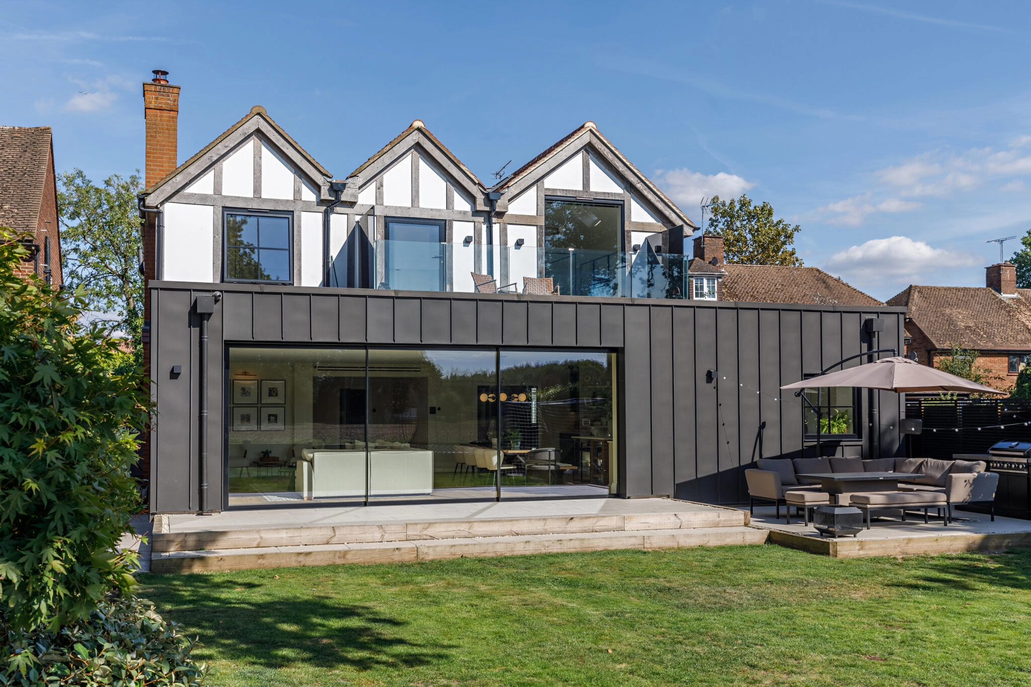 Frameless Aluminium Sliding Doors: Are They Really Frameless? | Cherwell